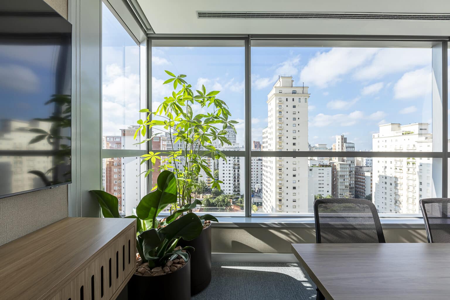 Escritórios modernos: 7 tendências de arquitetura corporativa para 2025 – 4CORP